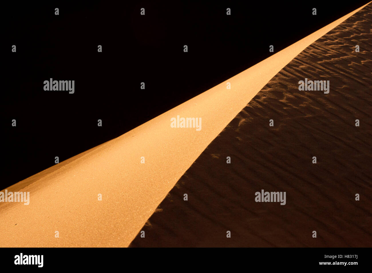 Light on a sand dune, Sahara Desert, Libya Stock Photo - Alamy