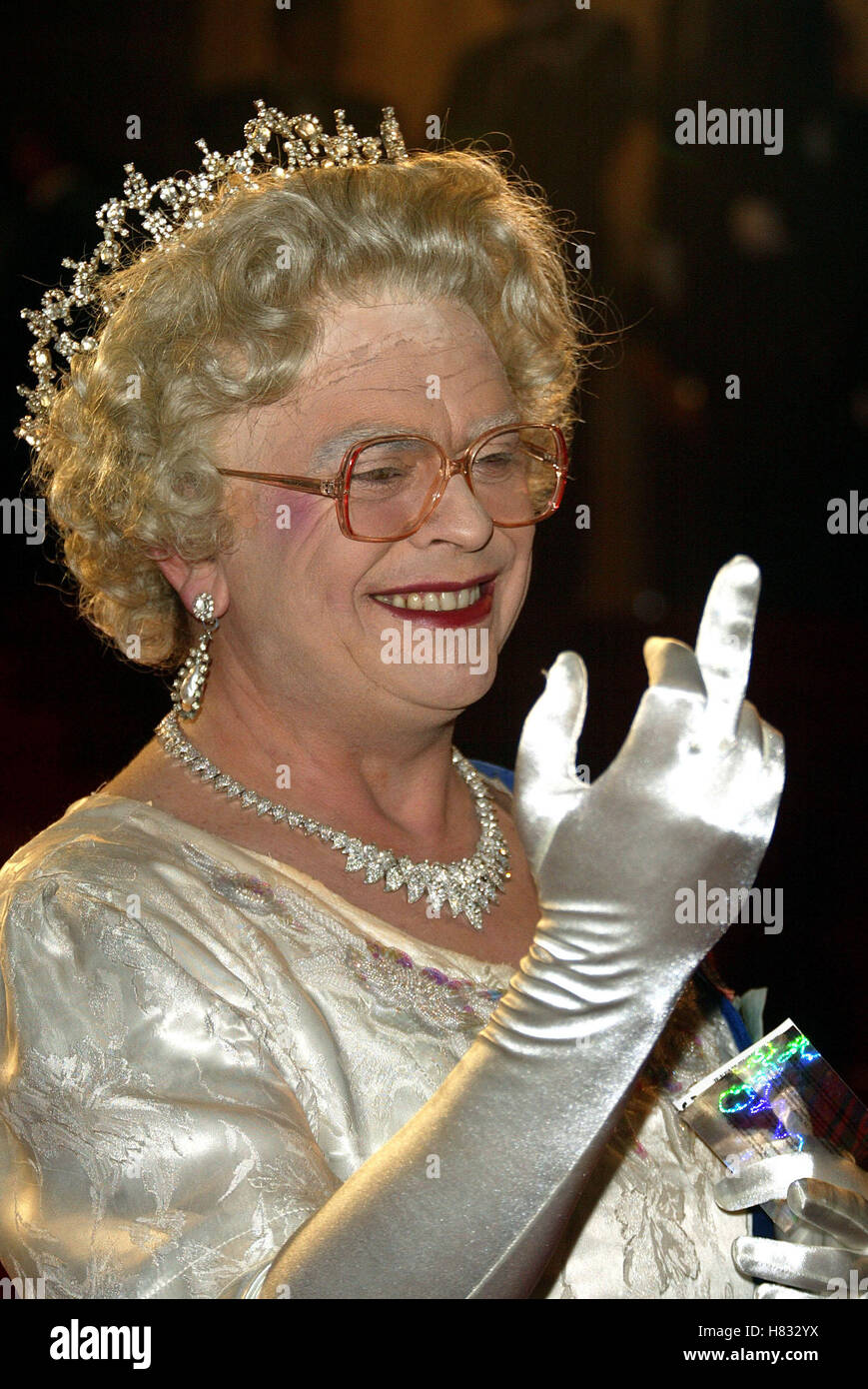 QUEEN IMPERSONATOR CANNES FILM FESTIVAL 2002 CANNES FILM FESTIVAL ...