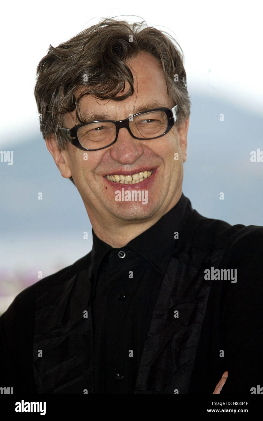 WIM WENDERS CANNES FILM FESTIVAL 2002 CANNES FILM FESTIVAL CANNES ...