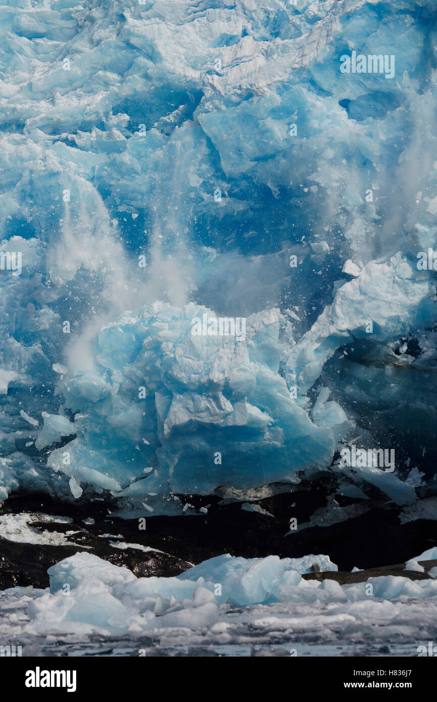Ice breaking off glacier, Greenland, sequence 1 of 3 Stock Photo - Alamy