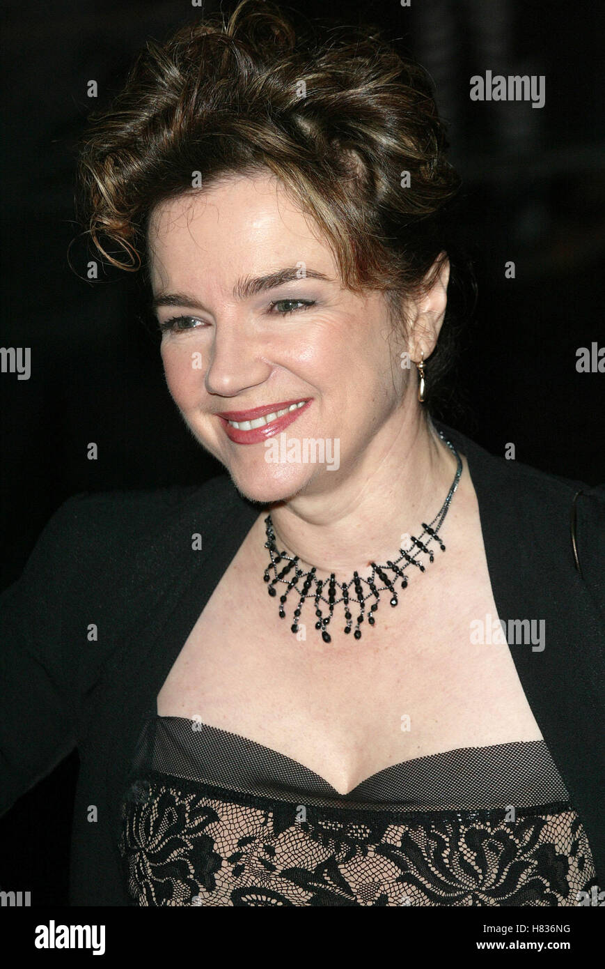 Actress janet andrewartha hi-res stock photography and images - Alamy