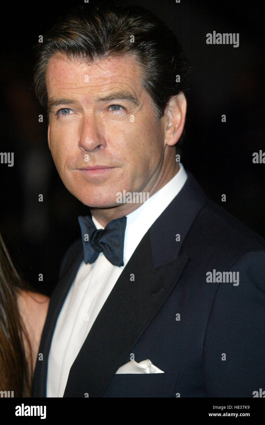 PIERCE BROSNAN DIE ANOTHER DAY (JAMES BOND) PREMIERE LONDON ROYAL ...