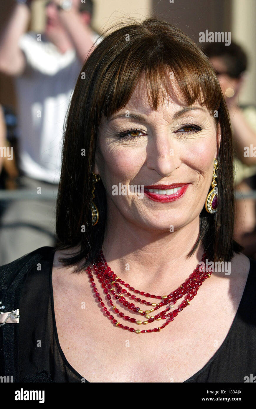 ANJELICA HUSTON 8TH SCREEN ACTORS GUILD AWARDS ARRIVALS SHRINE ...