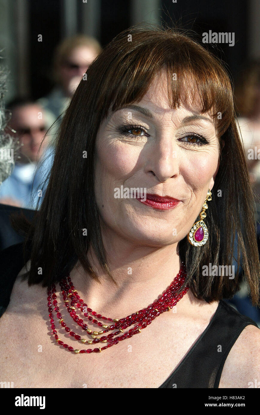 ANJELICA HUSTON 8TH SCREEN ACTORS GUILD AWARDS ARRIVALS SHRINE ...