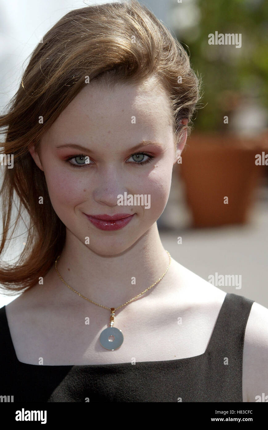 THORA BIRCH 17TH INDEPENDENT SPIRIT AWARDS SANTA MONICA BEACH LOS ...