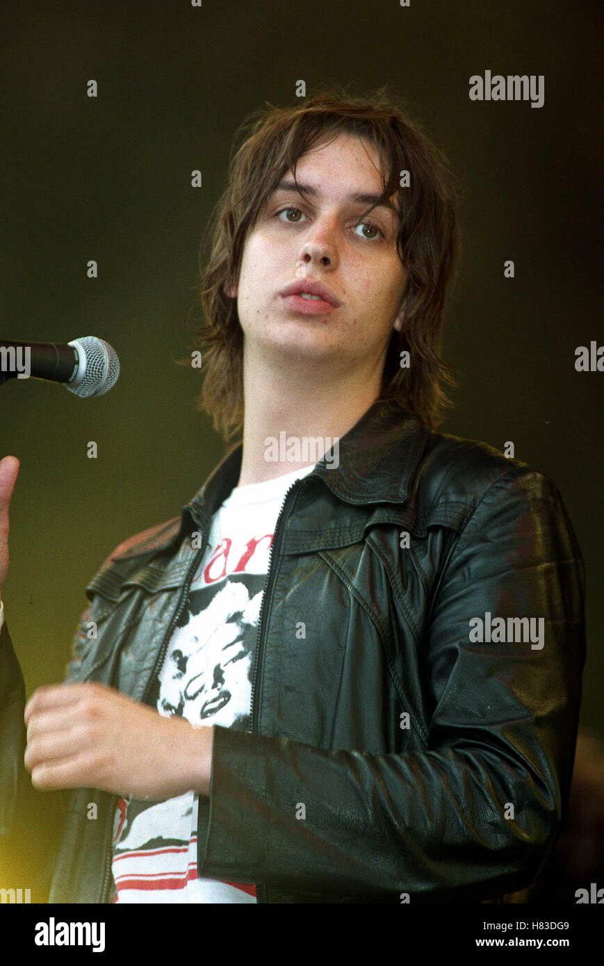 JULIAN CASABLANCAS T IN THE PARK 2001 KINROSS SCOTLAND 07 July 2001 ...