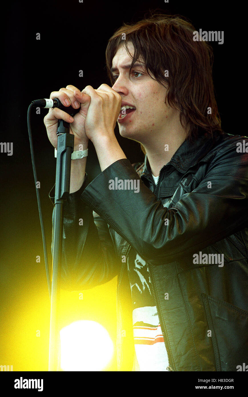 JULIAN CASABLANCAS T IN THE PARK 2001 KINROSS SCOTLAND 07 July 2001 ...
