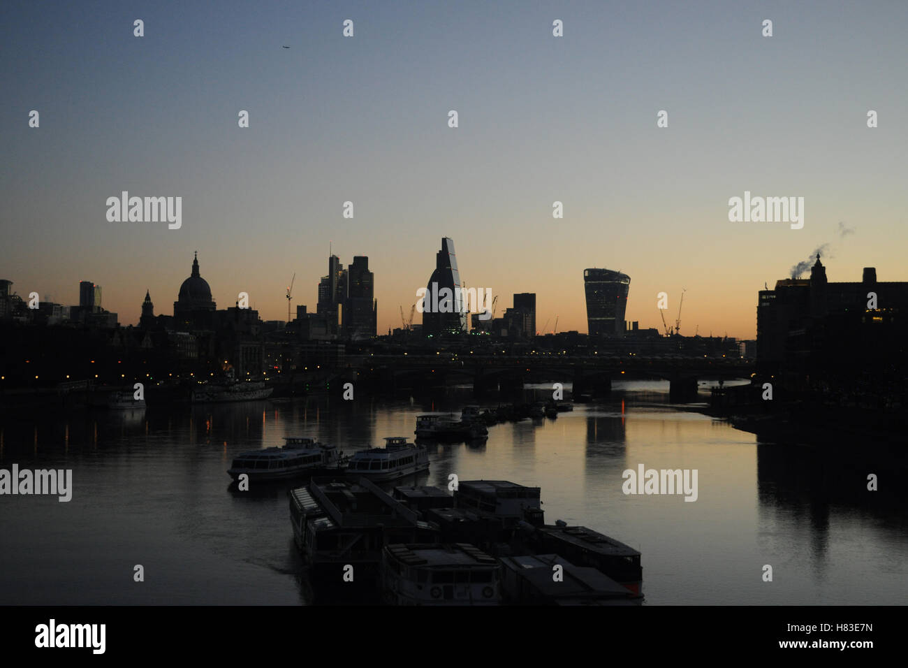 London city dawn hi-res stock photography and images - Alamy