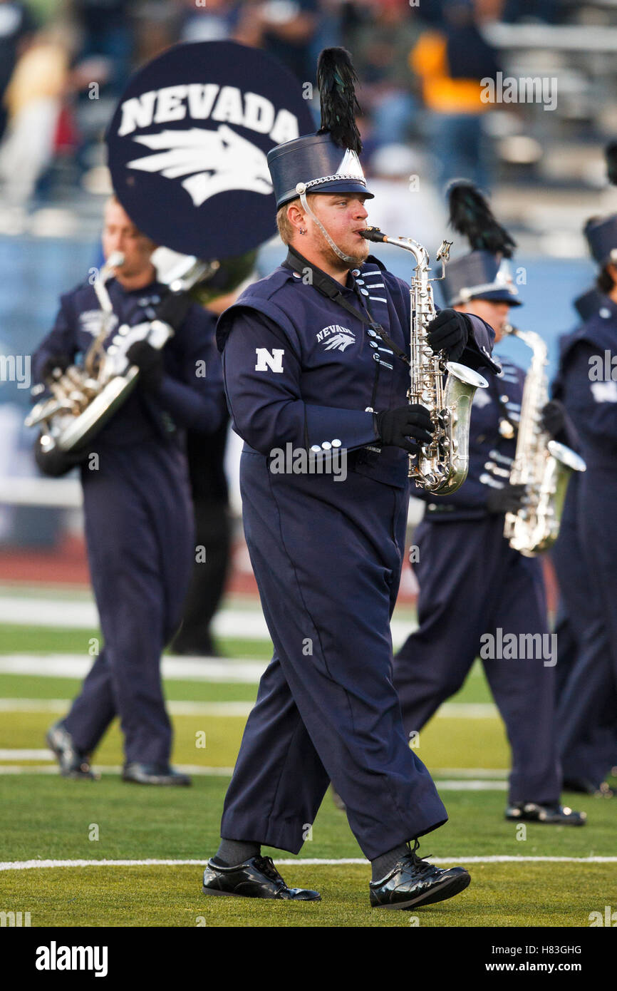 College band on field hi-res stock photography and images - Alamy