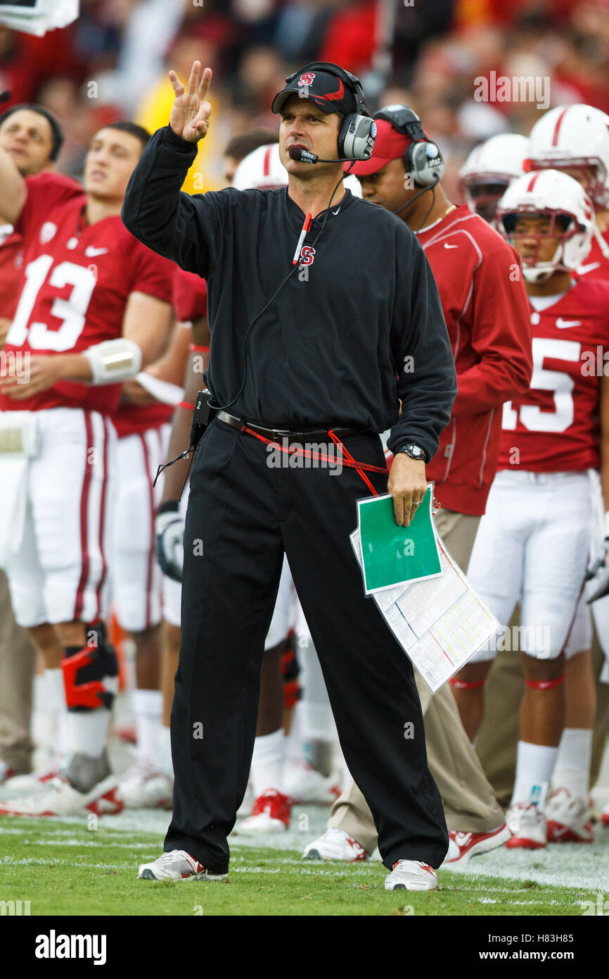 Stanford head coach jim harbaugh hi-res stock photography and images ...