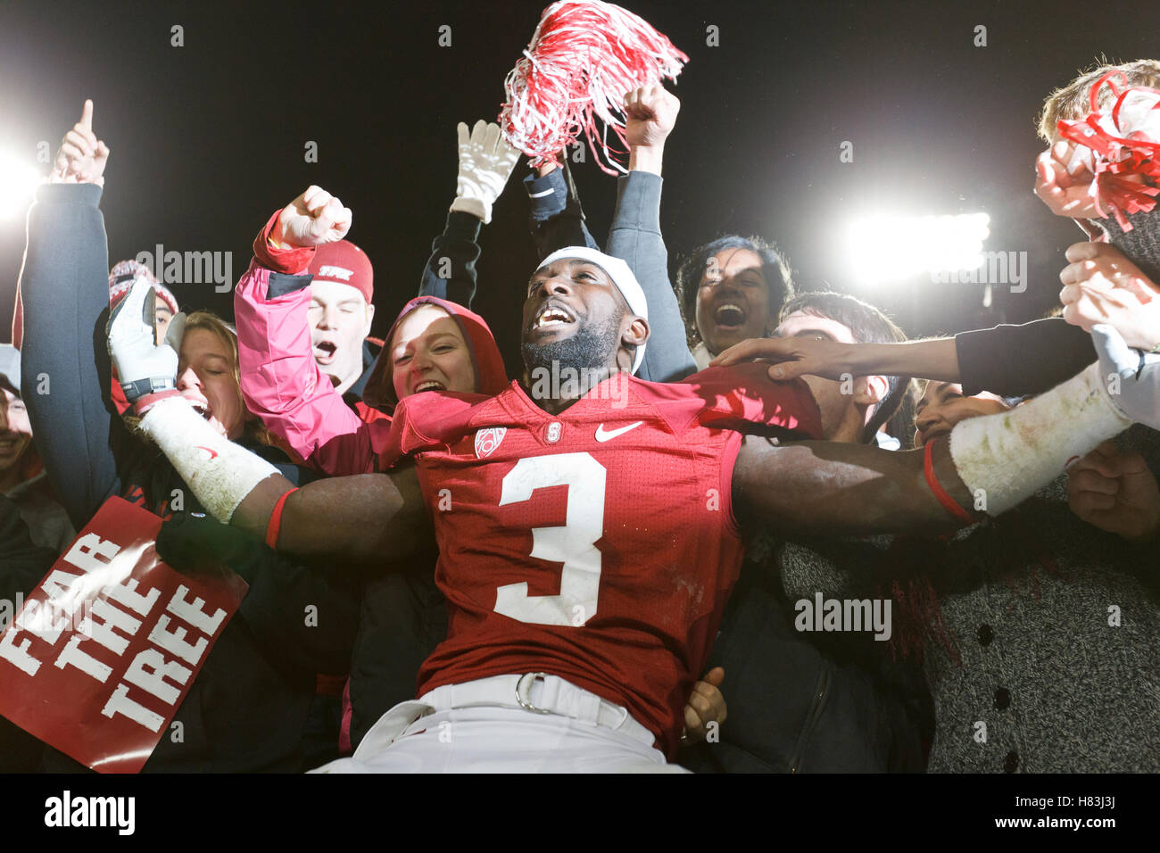 Oregon football stadium fans hi-res stock photography and images - Alamy
