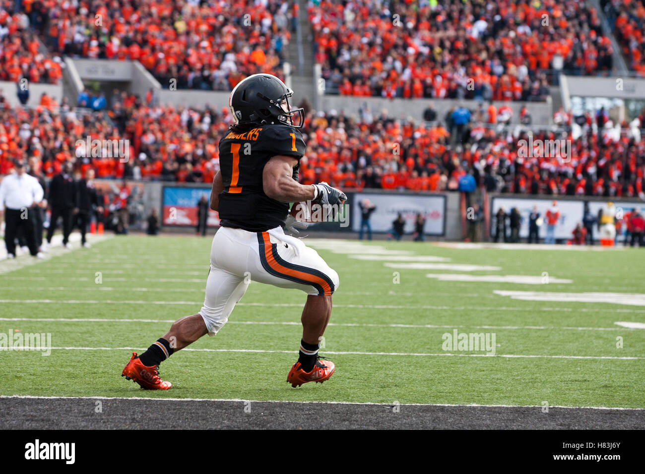 December 4, 2010; Corvallis, OR, USA; Oregon State Beavers running back ...