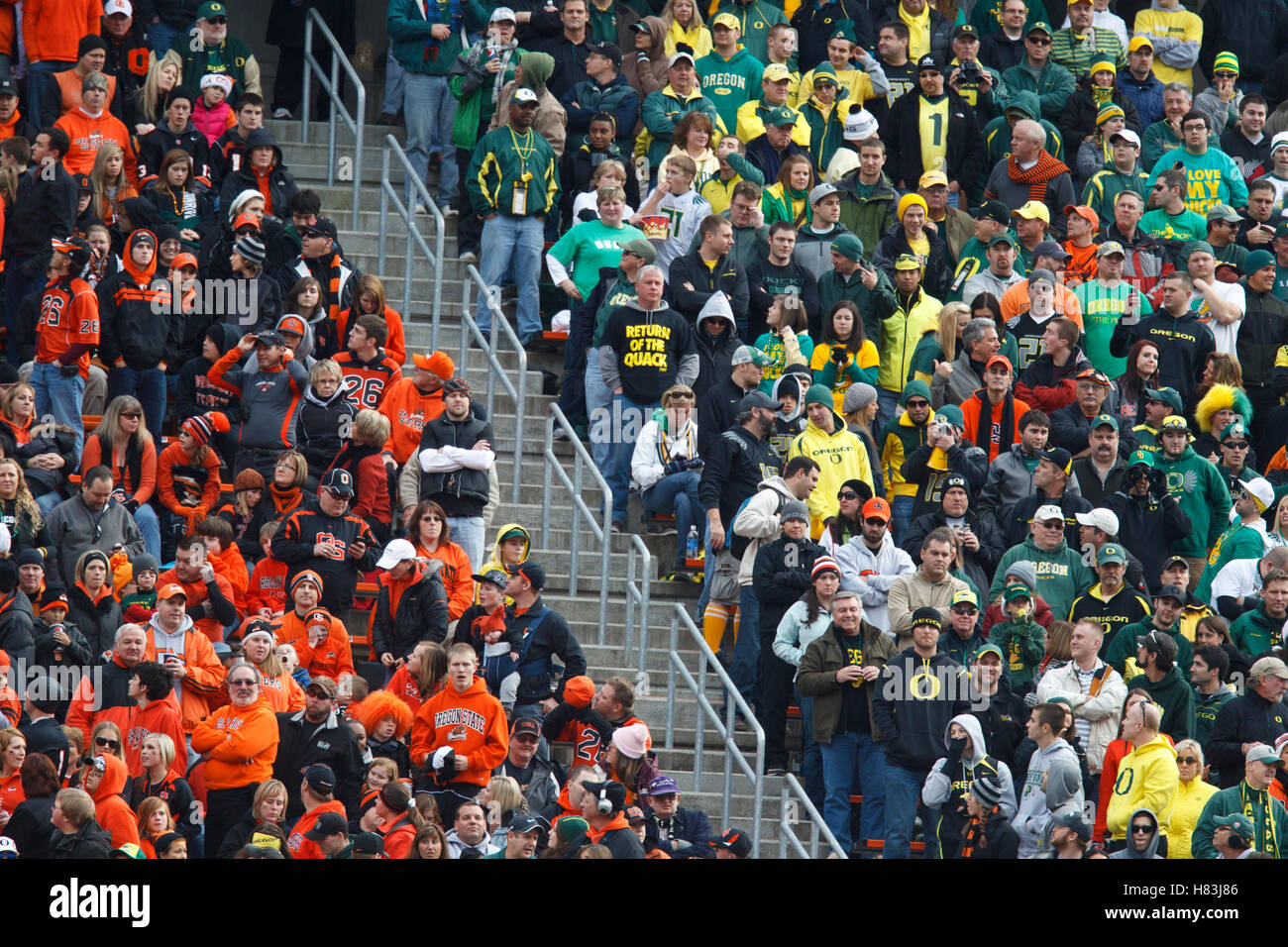 Oregon ducks fans hi-res stock photography and images - Alamy