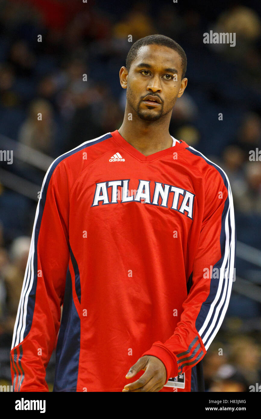 February 25, 2011; Oakland, CA, USA; Atlanta Hawks center Hilton ...