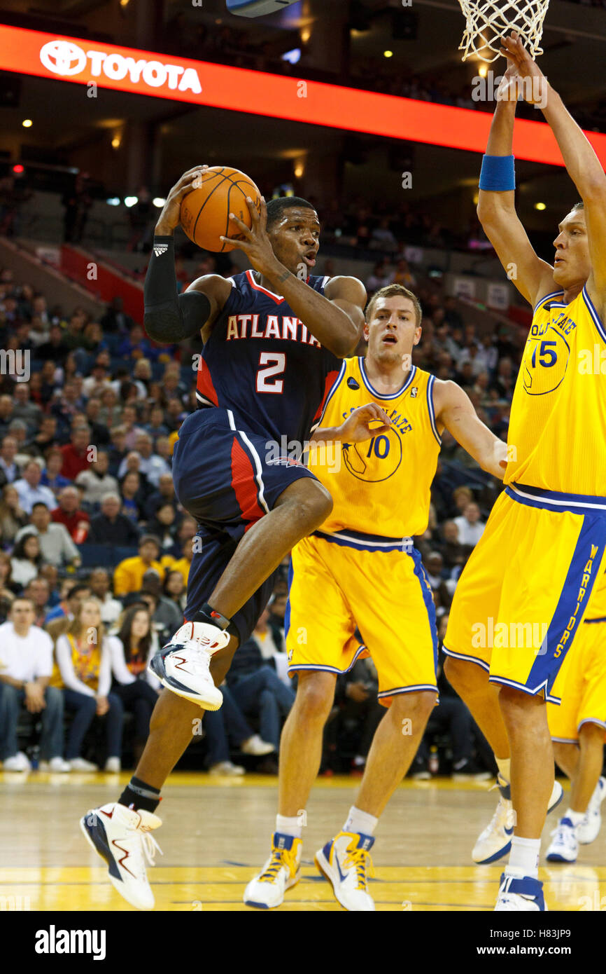 February 25, 2011; Oakland, CA, USA; Atlanta Hawks shooting guard Joe ...