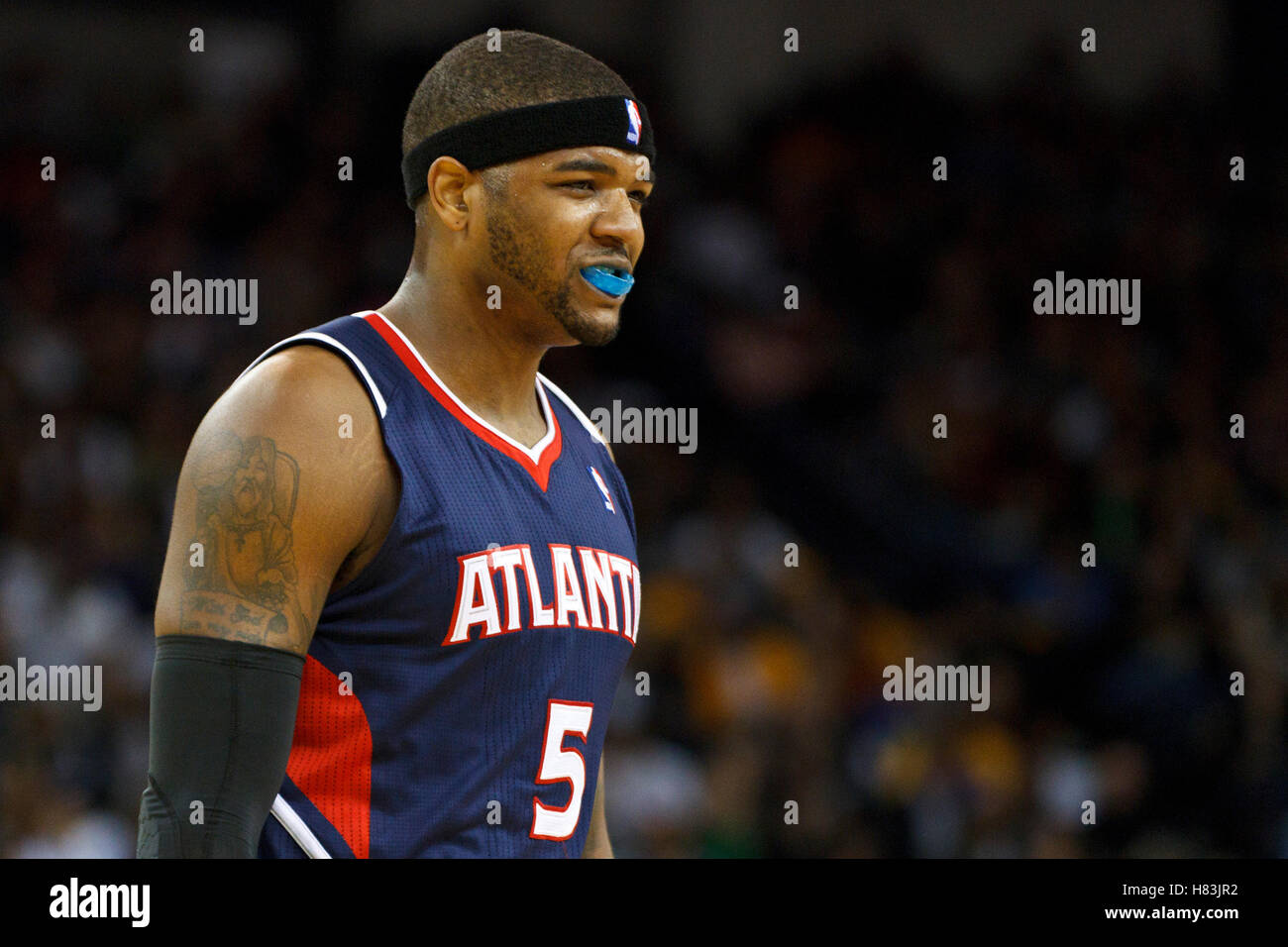 February 25, 2011; Oakland, CA, USA; Atlanta Hawks power forward Josh ...