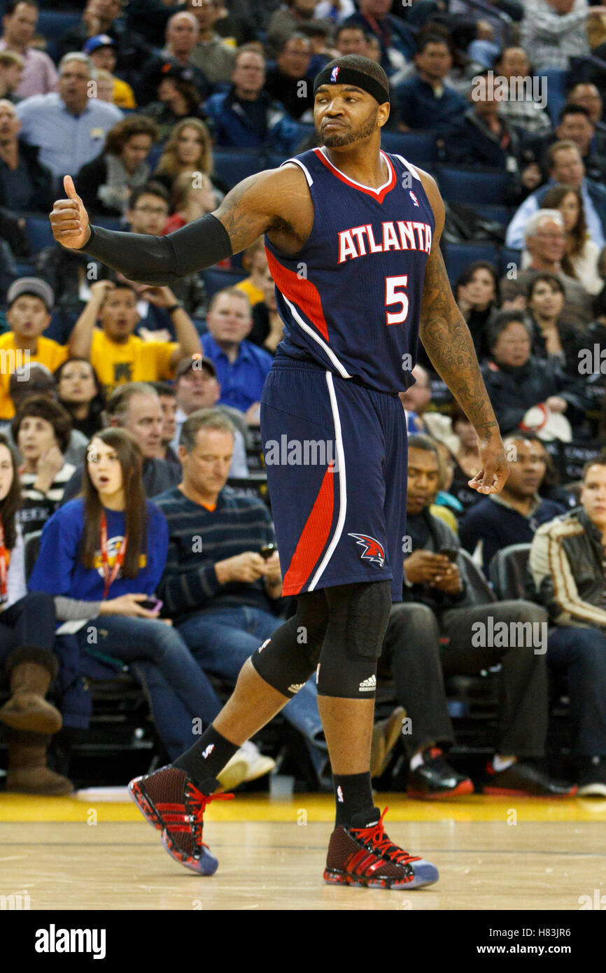 February 25, 2011; Oakland, CA, USA; Atlanta Hawks power forward Josh ...