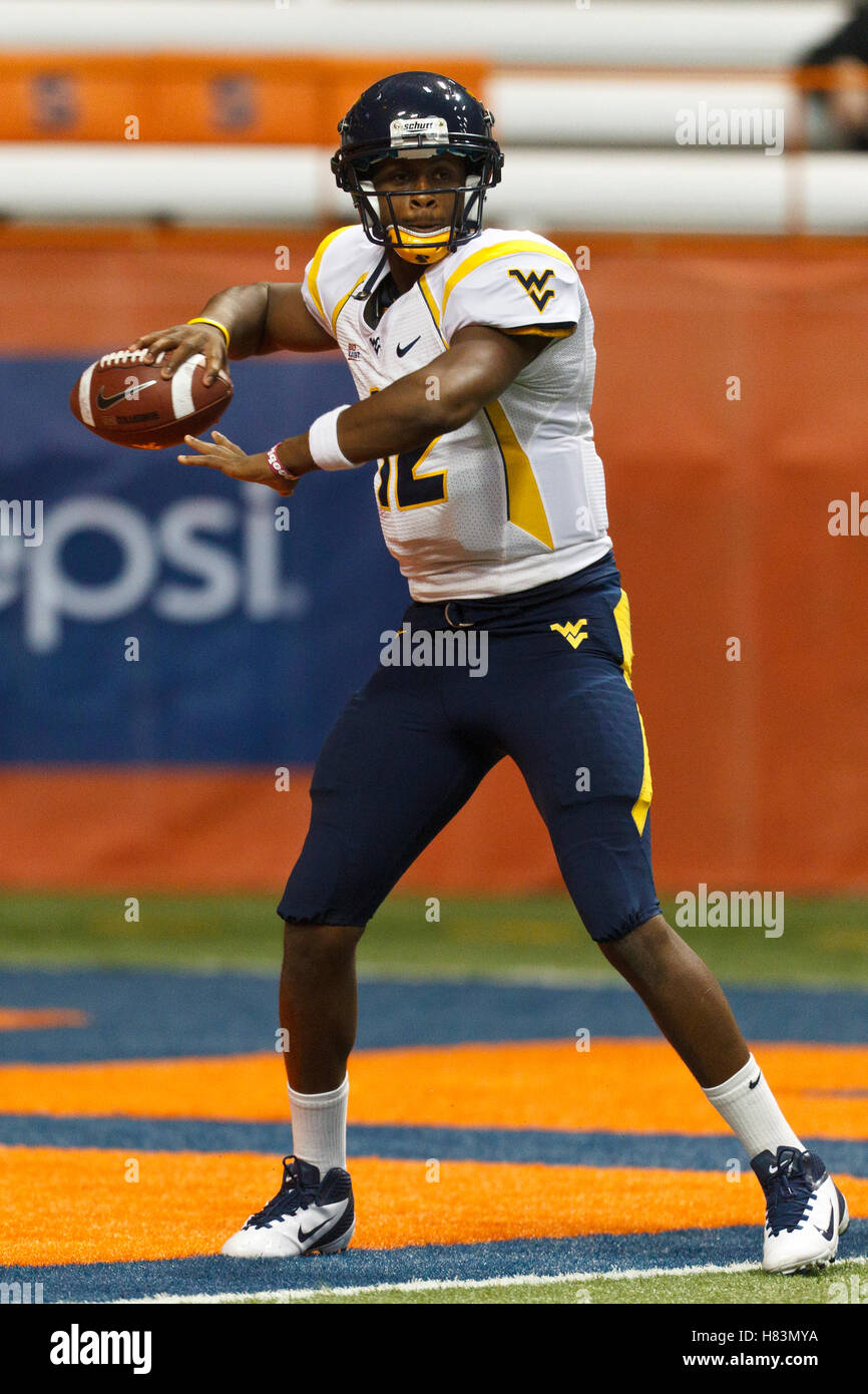 Oct 21, 2011; Syracuse NY, USA; West Virginia Mountaineers quarterback ...