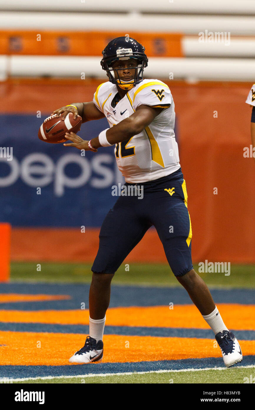 Oct 21, 2011; Syracuse NY, USA; West Virginia Mountaineers quarterback ...