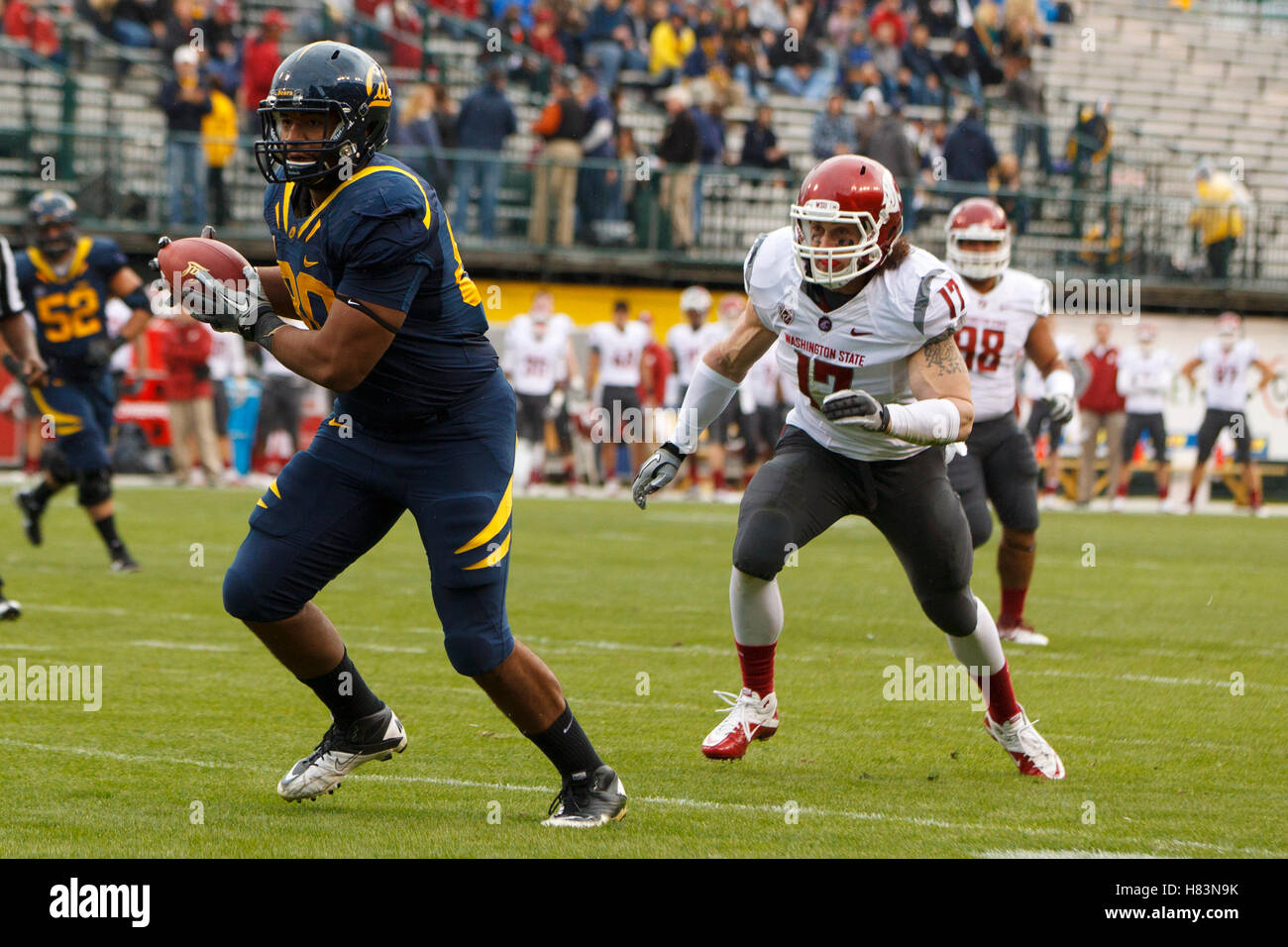 Nov 5, 2011; San Francisco CA, USA; California Golden Bears tight end ...