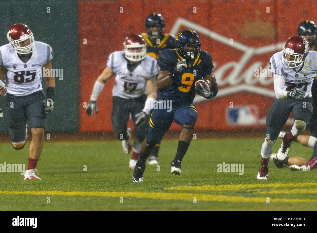 Nov 5, 2011; San Francisco CA, USA; California Golden Bears running ...