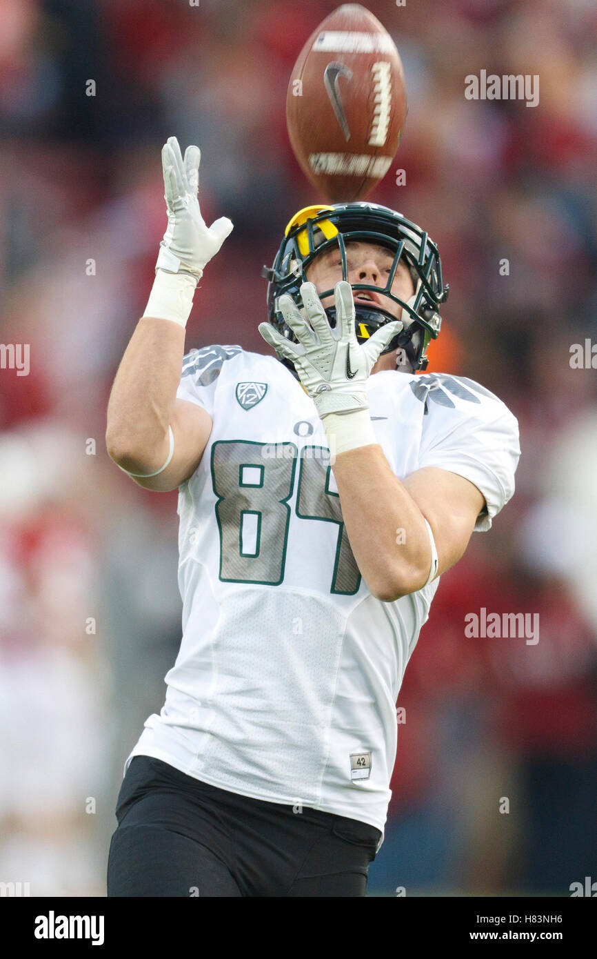 Nov 12, 2011; Stanford CA, USA; Oregon Ducks wide receiver Chad Delaney (84) warms up before the ...