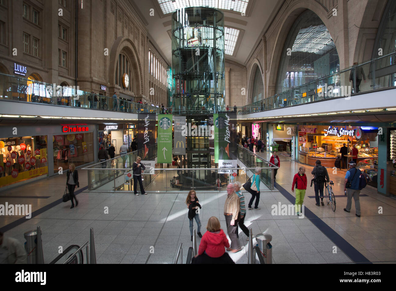 Interior view of leipzig train station hi-res stock photography and ...