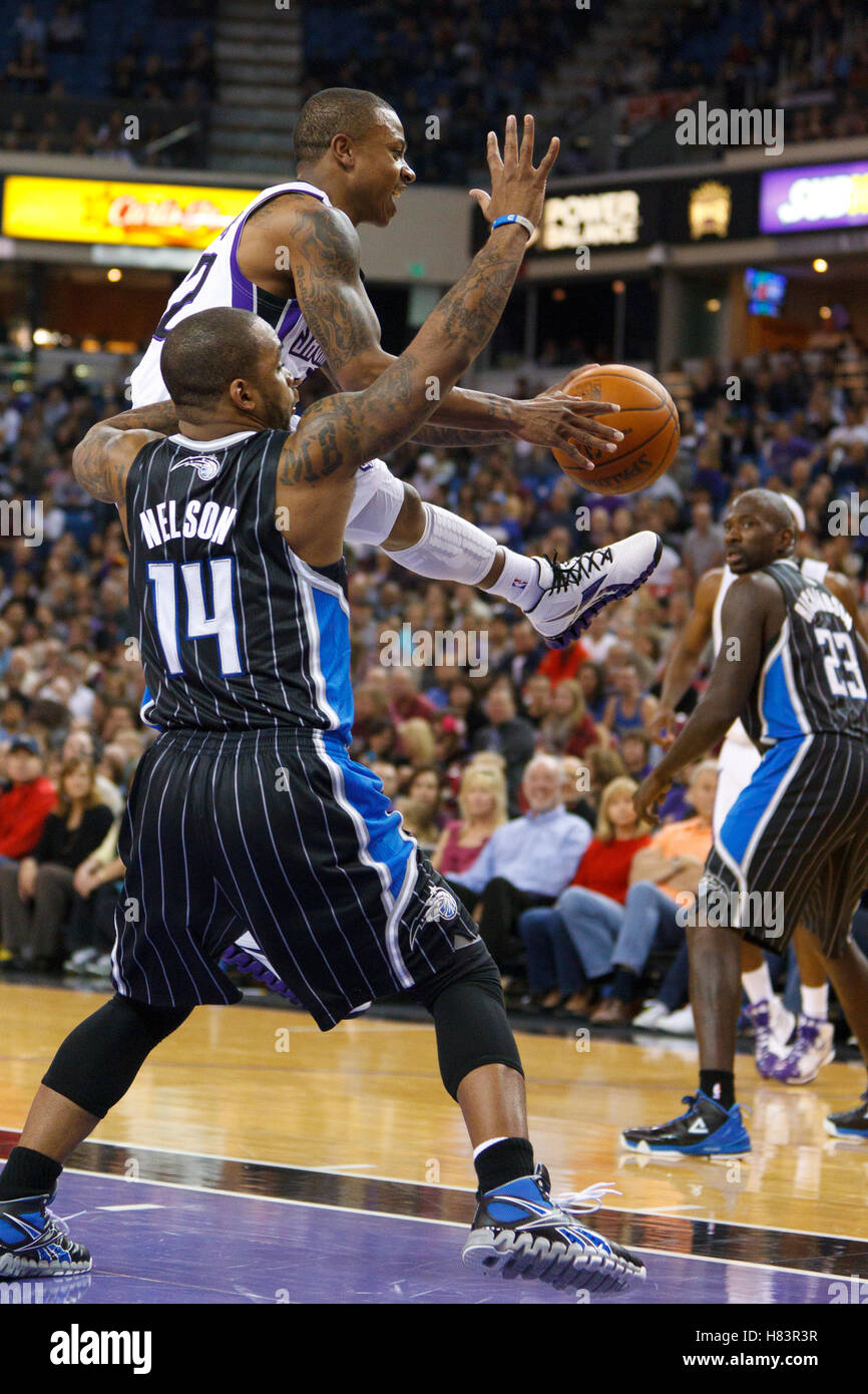 Jan 8, 2012; Sacramento, CA, USA; Sacramento Kings point guard Isaiah ...