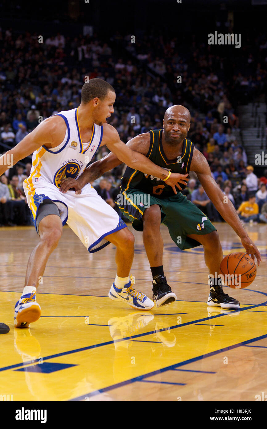 Golden state warriors basketball hi-res stock photography and images ...