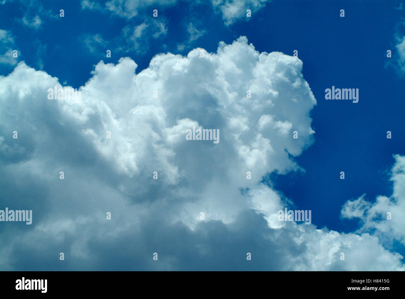 Blue sky cloud view hi-res stock photography and images - Alamy