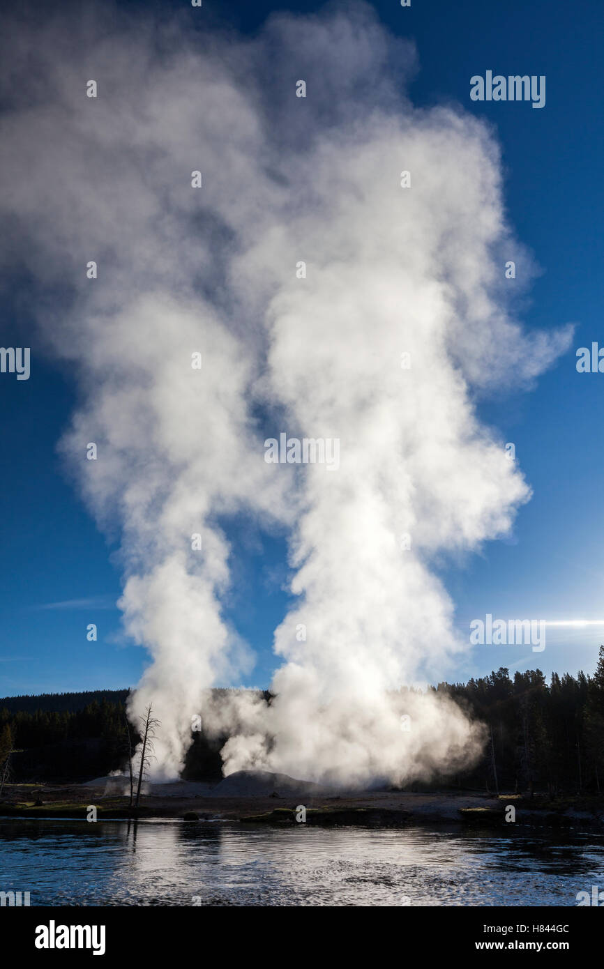 Active geysers on the Yellowstone River east of Dragon's Mouth Spring ...