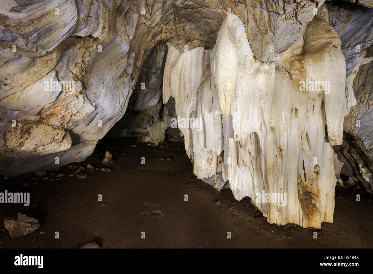 Stalagmites and stalactites in cave, Gcwihaba Caves, Botswana Stock ...