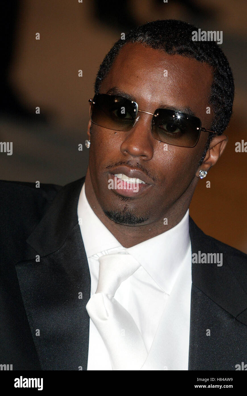 SEAN P DIDDY COMBS 2002 VANITY FAIR OSCAR PARTY MORTON'S RESTAURANT ...