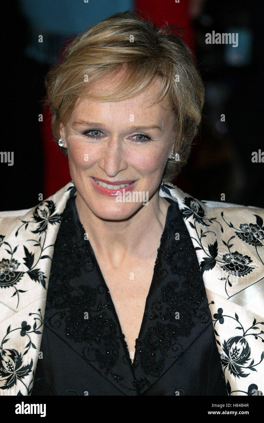 GLENN CLOSE 2002 VANITY FAIR OSCAR PARTY MORTON'S RESTAURANT BEVERLY ...