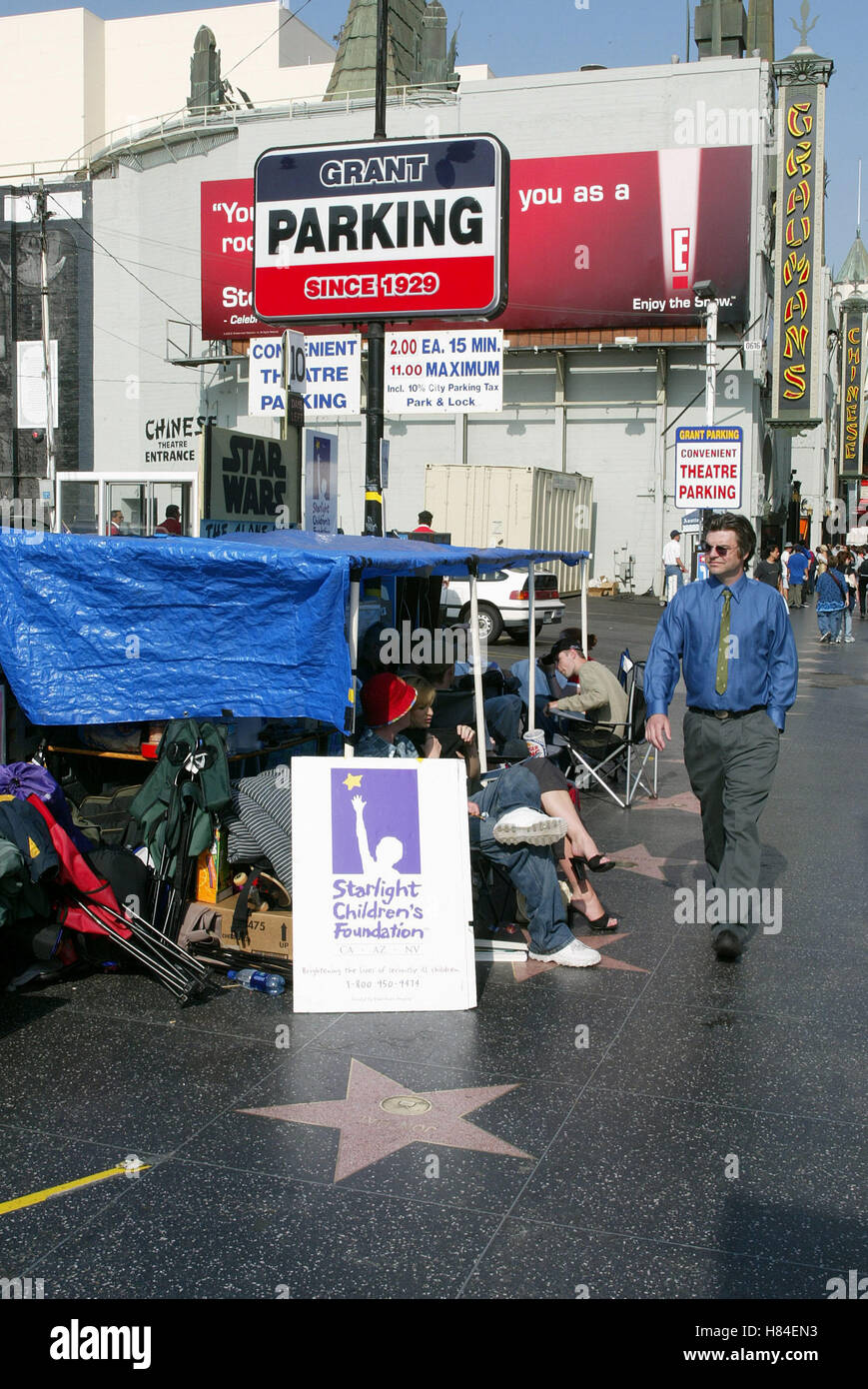 STAR WARS FANS QUEUE AT CINEMA Stock Photo - Alamy