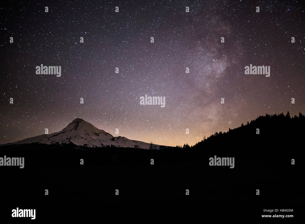 Milky Way in night sky, Mount Hood National Forest, Oregon Stock Photo ...
