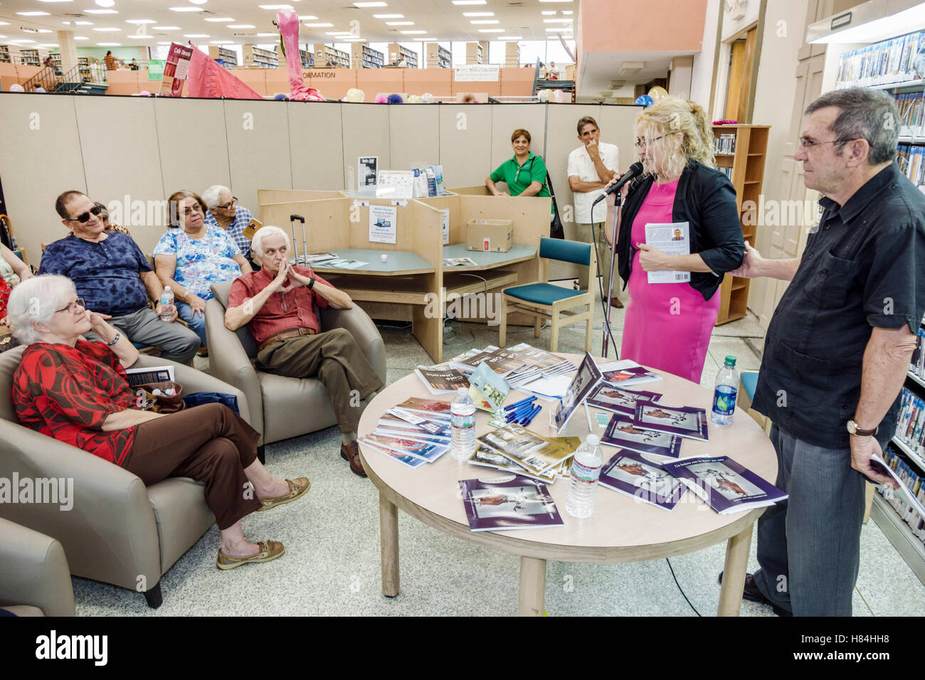 Jfk women hi-res stock photography and images - Alamy