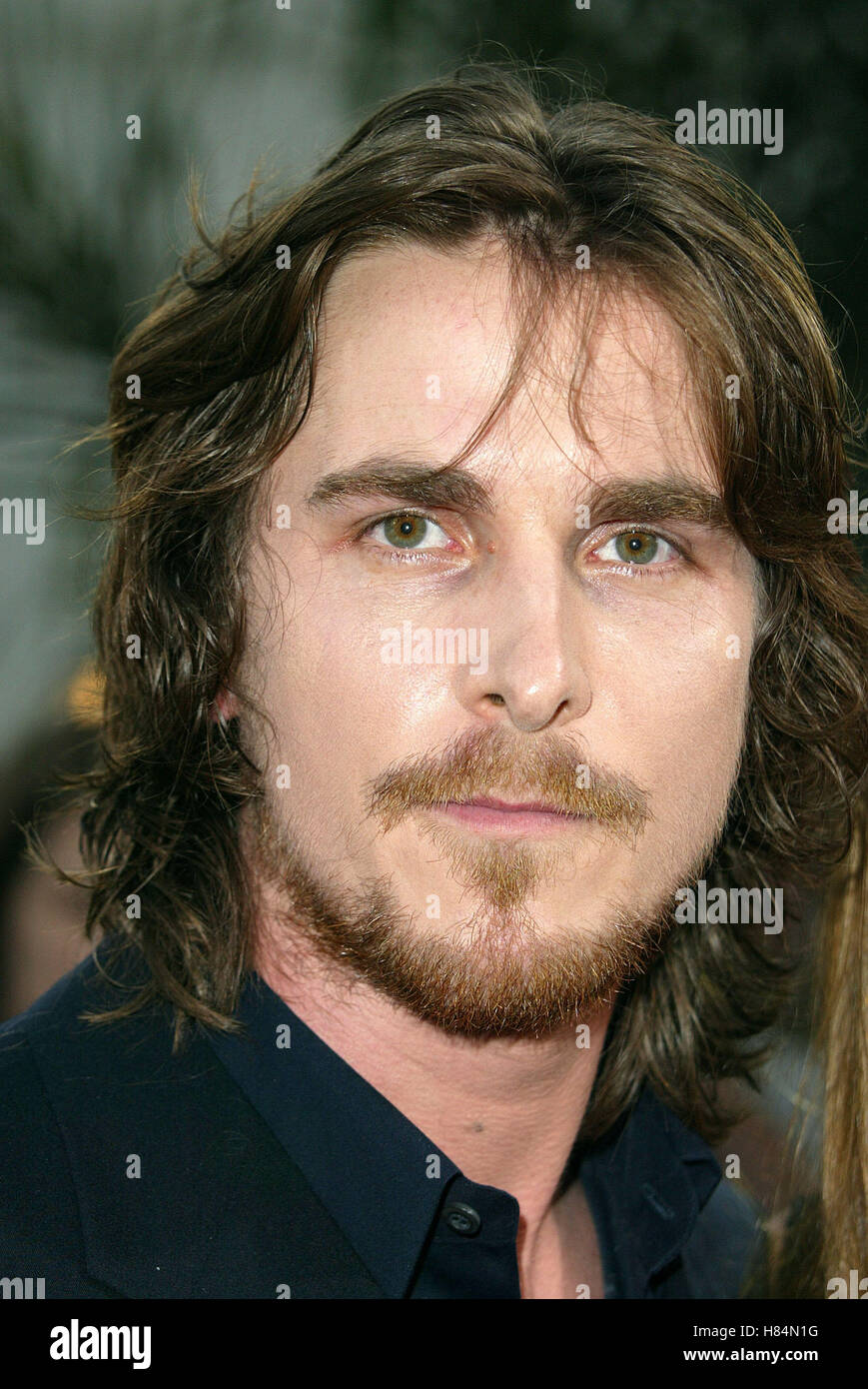 Christian bale reign fire 2002 hi-res stock photography and images - Alamy
