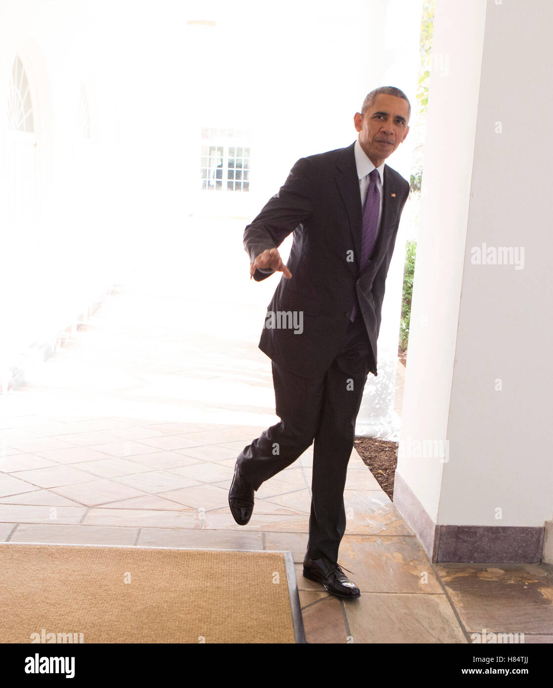 President barack obama oval office 2016 hi-res stock photography and ...