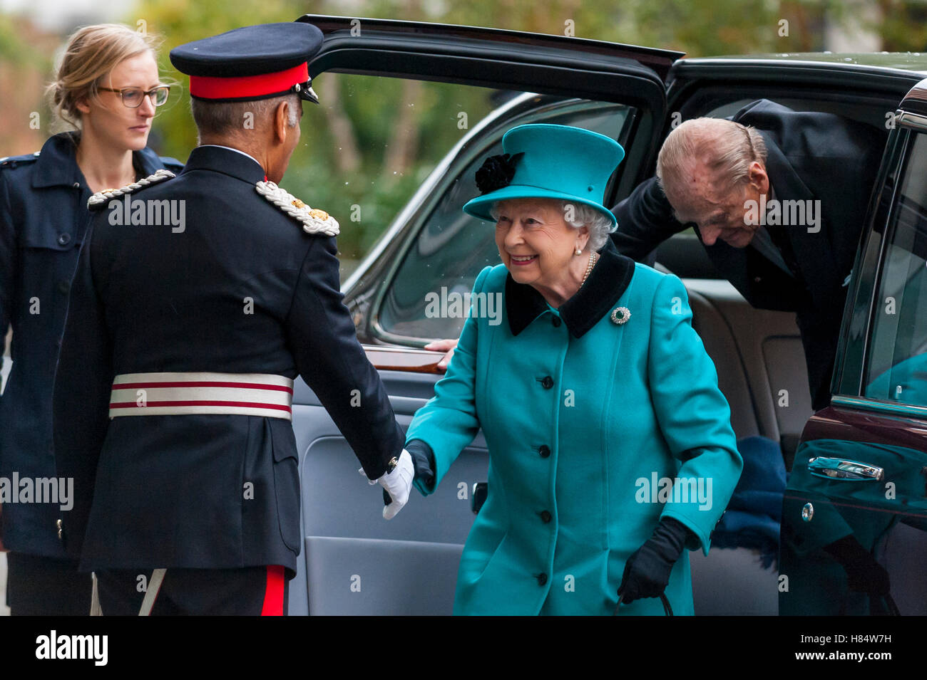 Queen elizabeth st pancras hi-res stock photography and images - Alamy