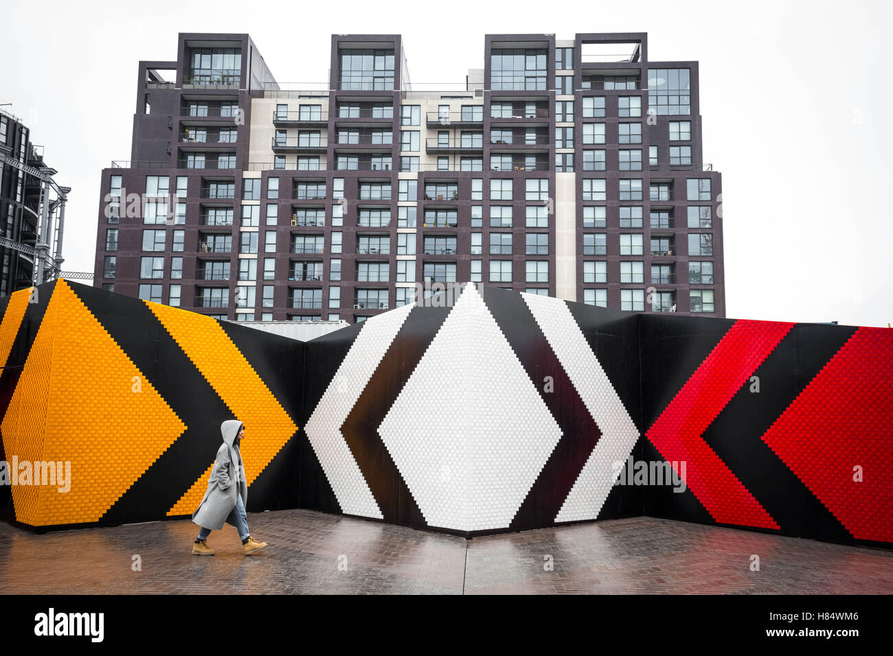 London, UK. 9th November, 2016. Artist Rana Begum(pictured) unveils her ...