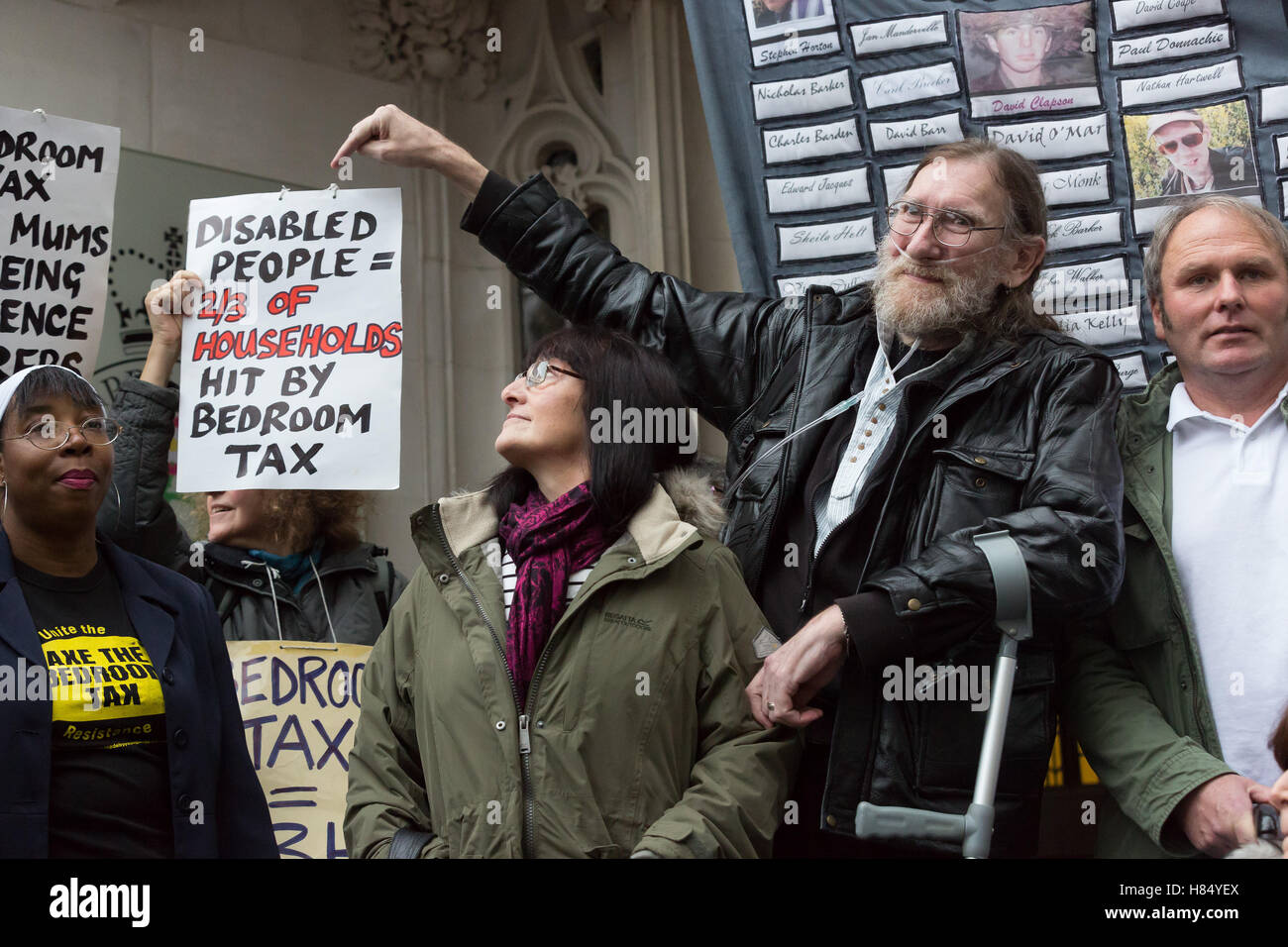 London, UK. 09 November 2016. Paul Rutherford and Sue Rutherford ...