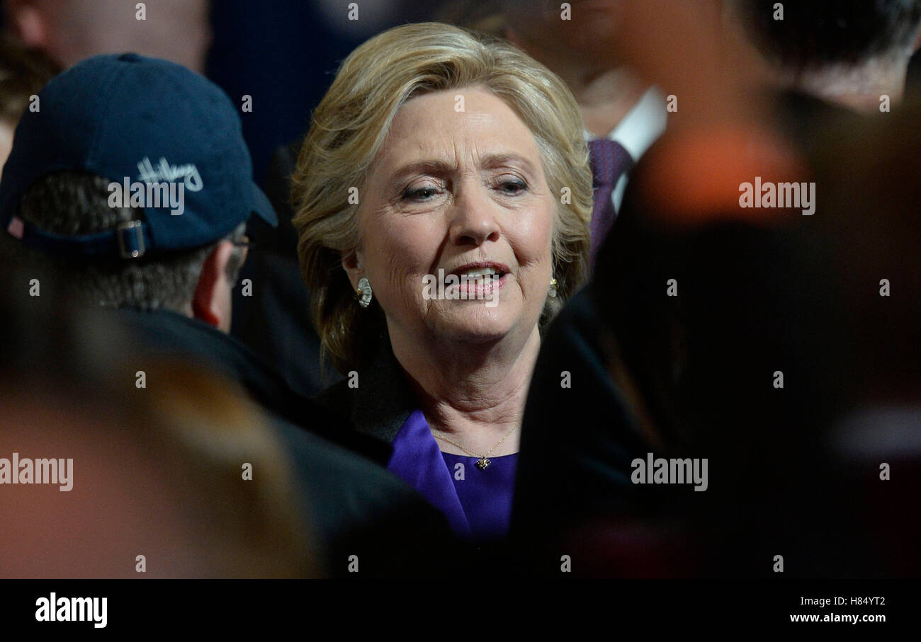Hillary clinton 2016 concession speech hi-res stock photography and ...