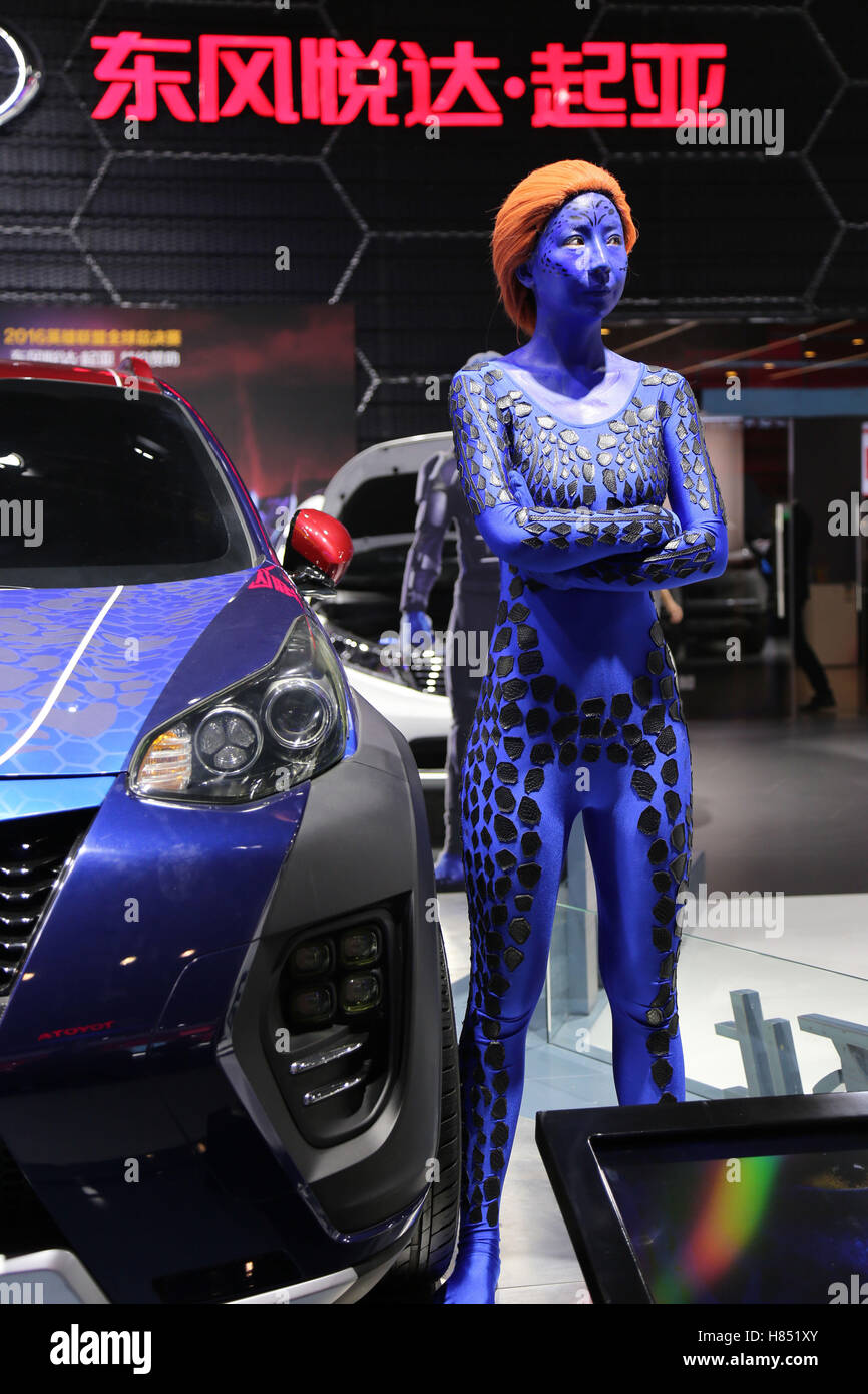 China auto show models hi-res stock photography and images - Alamy
