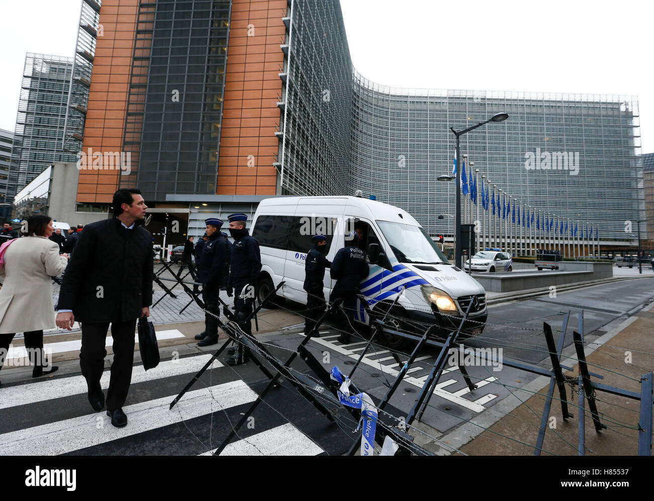 Check outside hi-res stock photography and images - Alamy