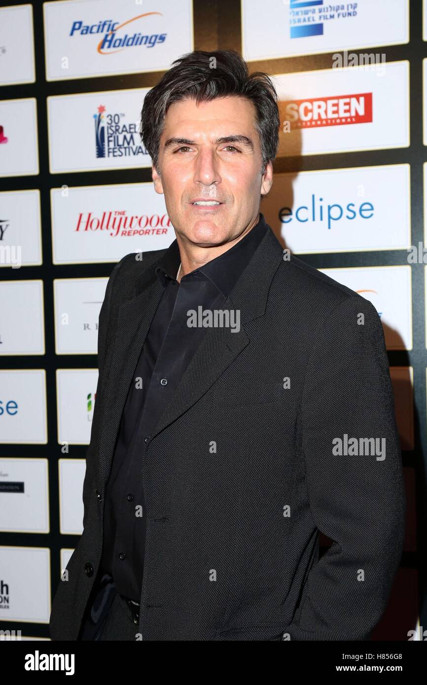 Beverly Hills, CA. 9th Nov, 2016. Vincent Irizarry at arrivals for The ...