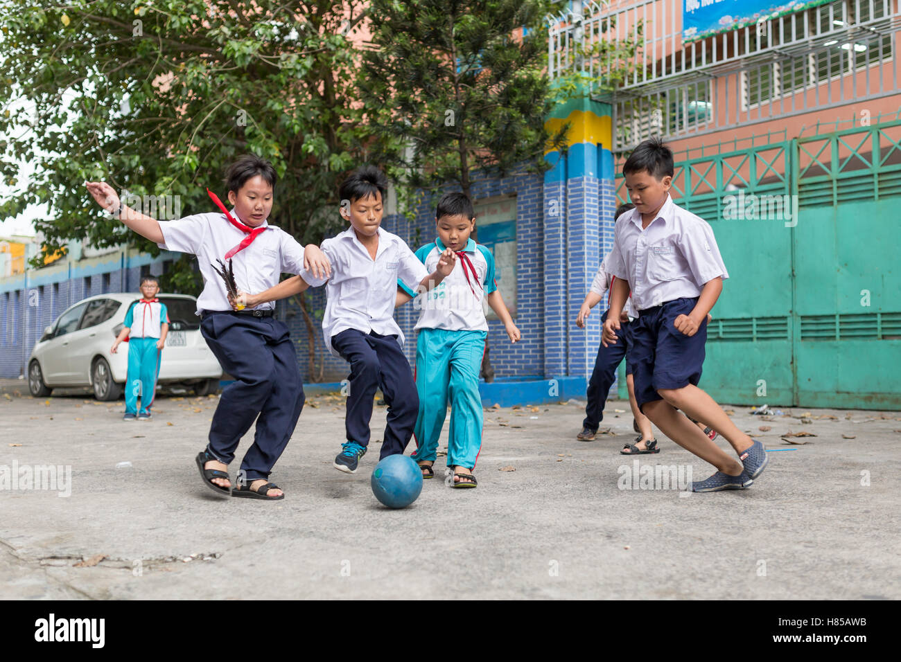 Vietnamese child playing soccer hi-res stock photography and images - Alamy Vietnamese child playing soccer hi-res stock photography and images - Alamy