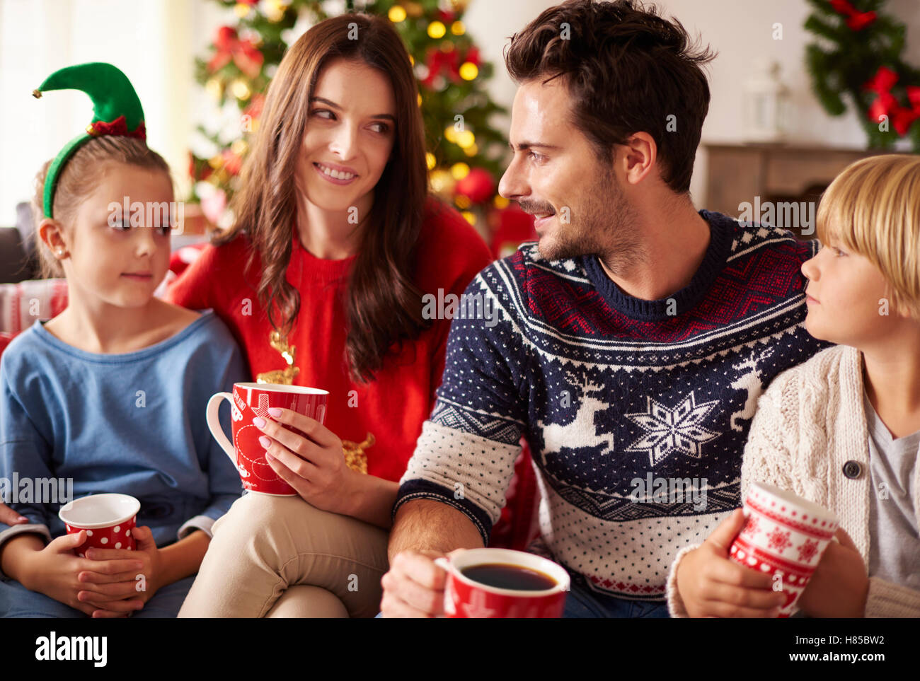 Family atmosphere hi-res stock photography and images - Alamy