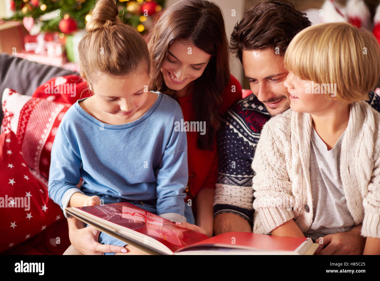 Father christmas reading hi-res stock photography and images - Alamy