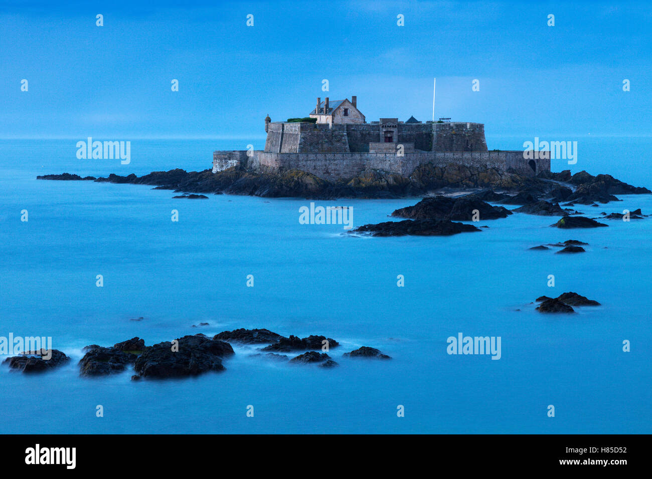 Fort National on island in St-Malo. St-Malo, Brittany, France Stock ...